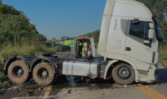 Acidente envolvendo carreta e carro deixa uma pessoa morta na BR-163 entre Sinop e Sorriso