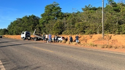 Jovem morre em capotamento de carro na MT-140